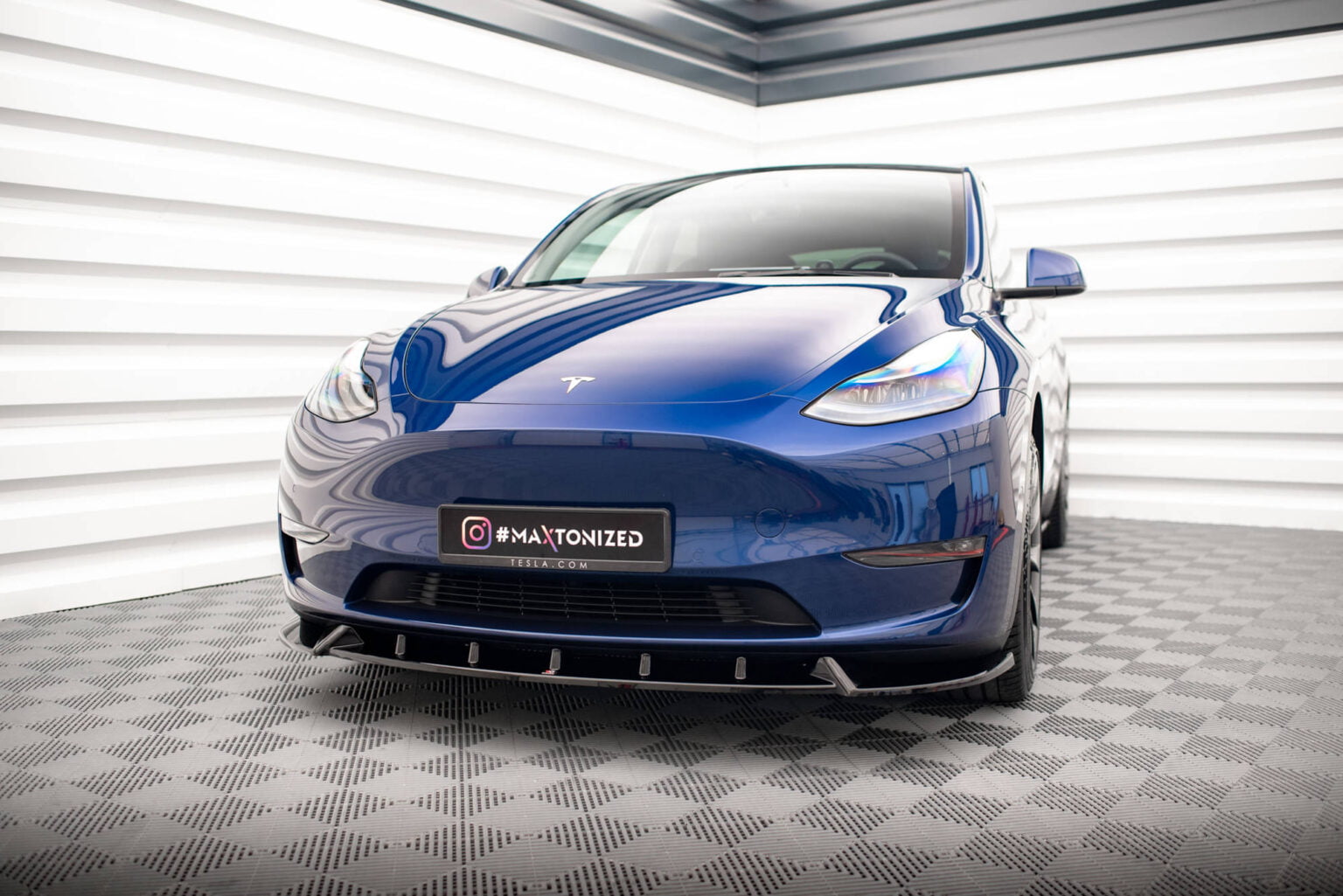 Tesla Model Y Maxton Design V.1 etuspoileri - Tuningkauppa.com