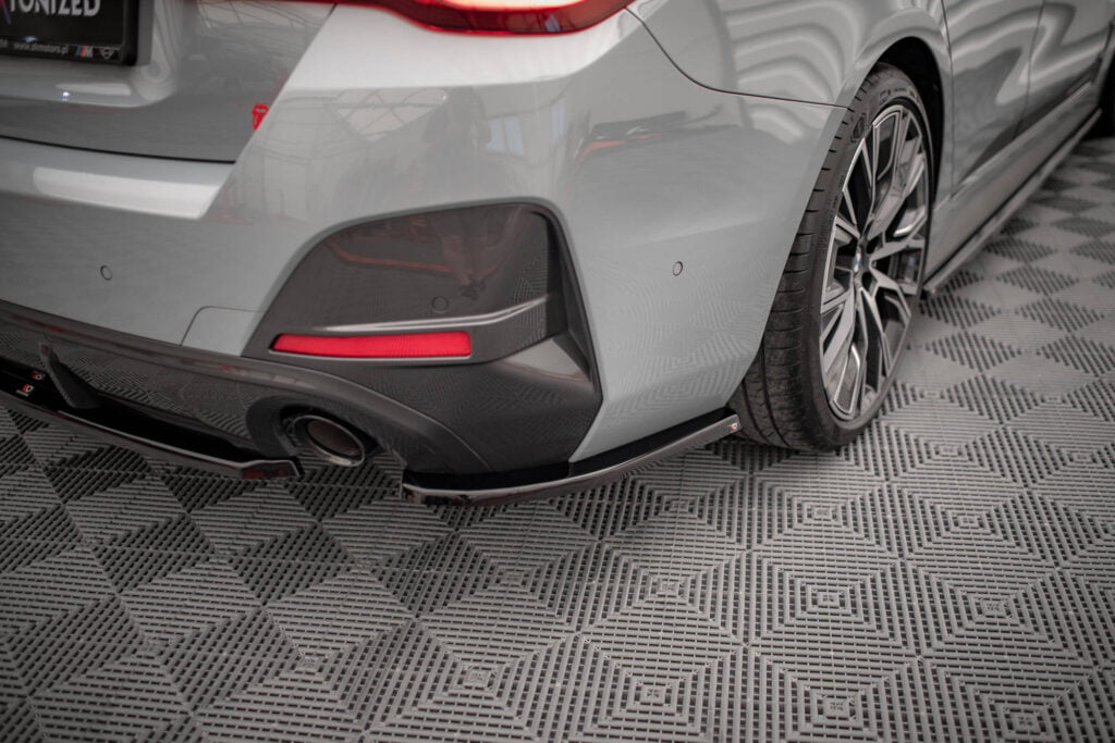 Bmw G26 Maxton Design takapuskurin kulmasplitterit - Tuningkauppa.com